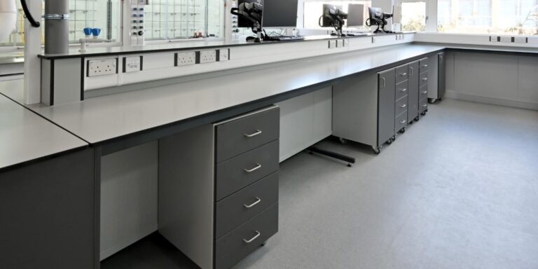 Laboratory Drawers - APMG